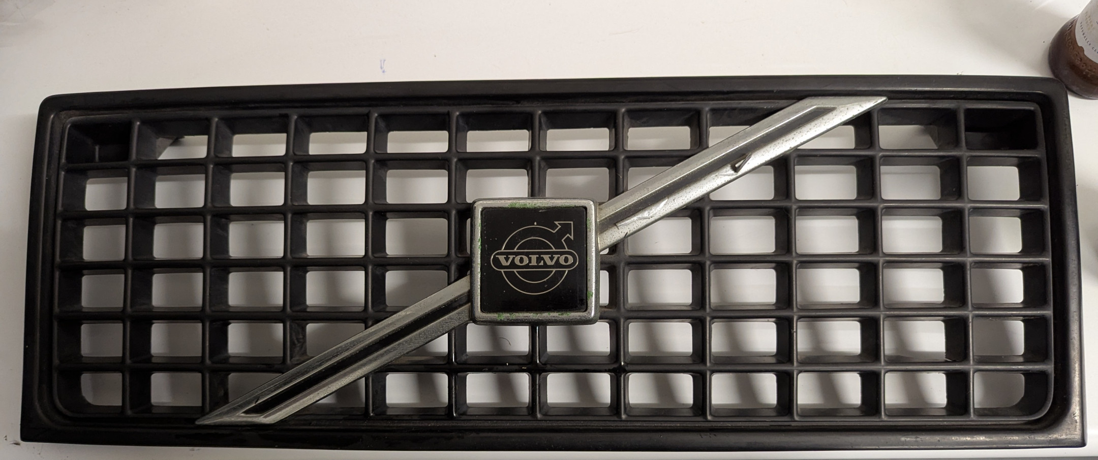 [SOLD] 740 Turbo Eggcrate Grille for Sale - Oz Volvo