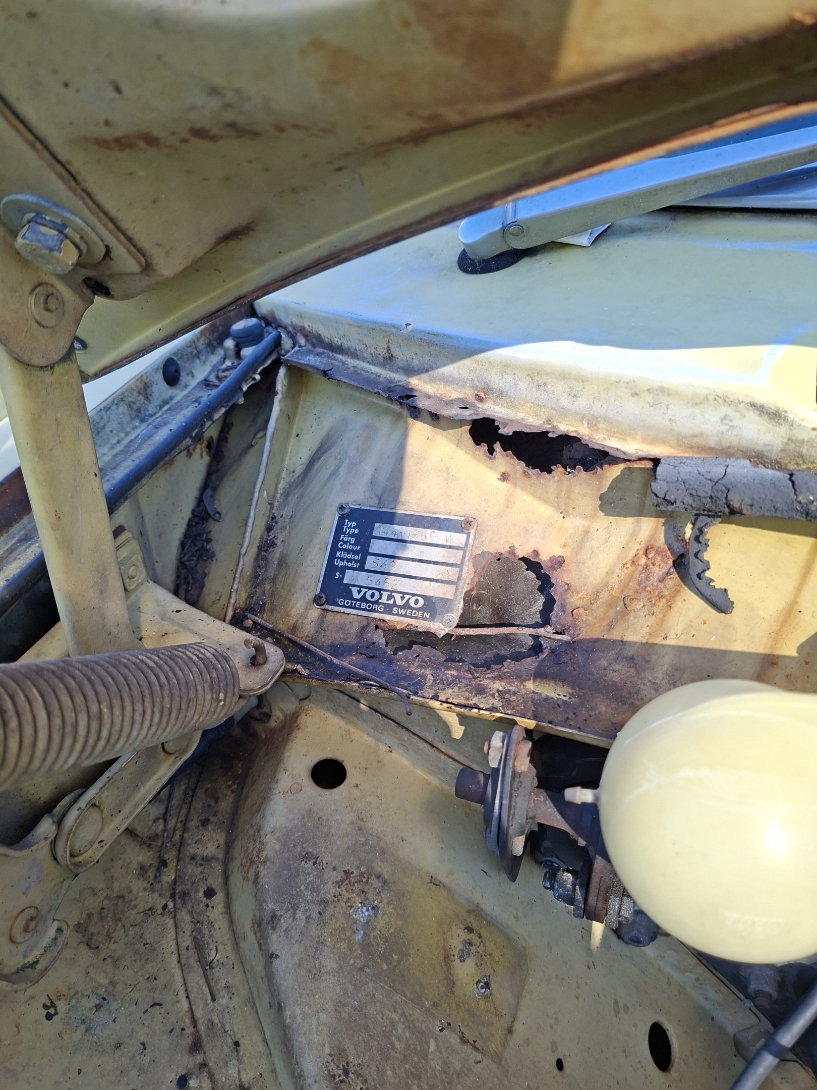 QLD $400 1973 Volvo 144 de luxe (parts car, selling whole) - Oz Volvo